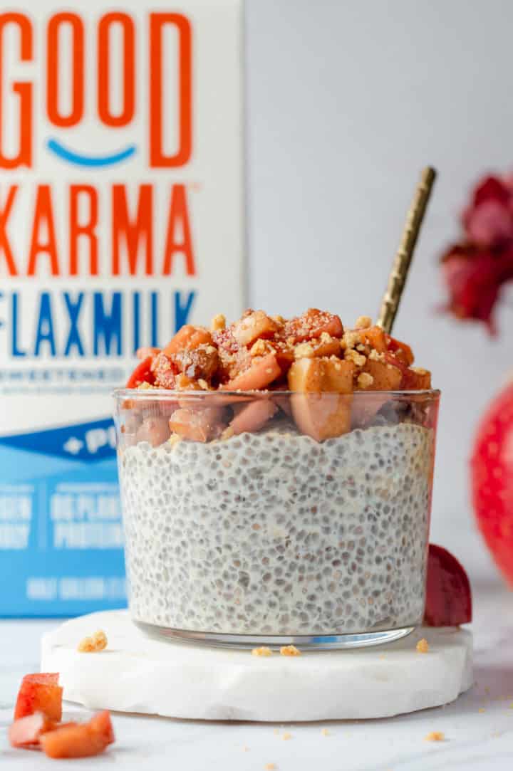 Easy & Healthy Apple Pie Chia Seed Pudding Recipe - Notably Vegan