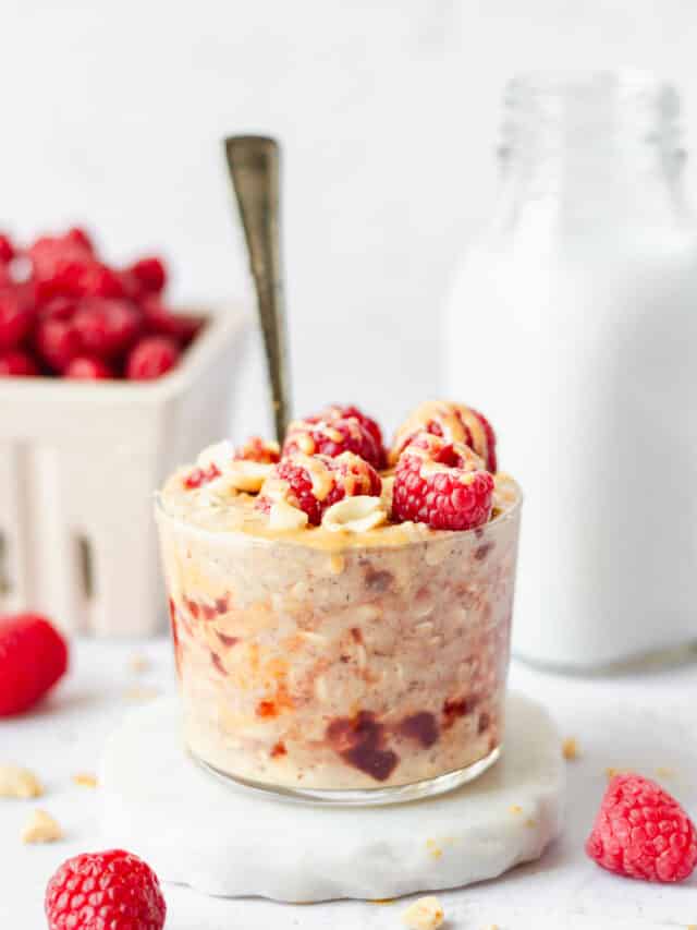 Easy Blueberry Cheesecake Overnight Oats (Vegan) - Notably Vegan